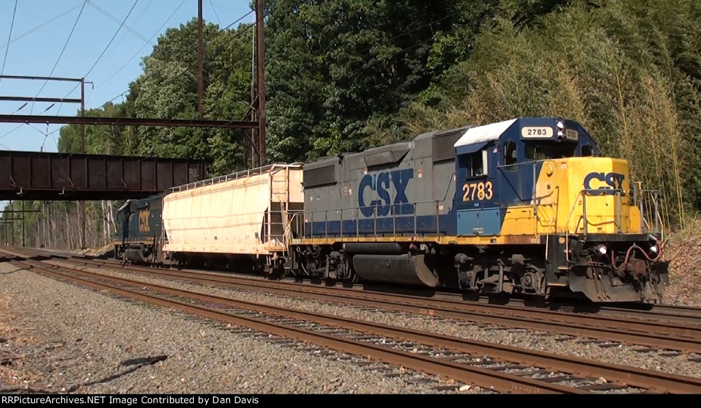 CSX GP38-2 2783 leads C770-29 towards Woodbourne Yard